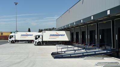 Visite dans les coulisses de Chronopost, qui traite 16000 colis par ...