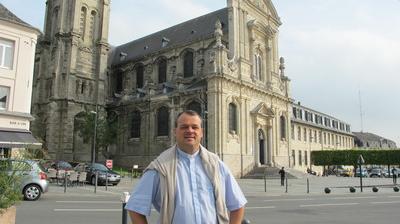 Douaisien d’origine, Mathieu Dervaux est le nouveau curé-doyen de Cambrai - La Voix du Nord