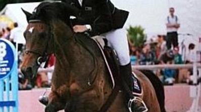 Avec son poney, la jeune Laura Pennel est devenue championne de France ...