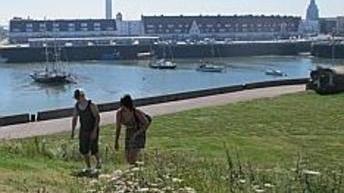 « À l'assaut du fort Risban ! », une balade historique dans le Calais ...